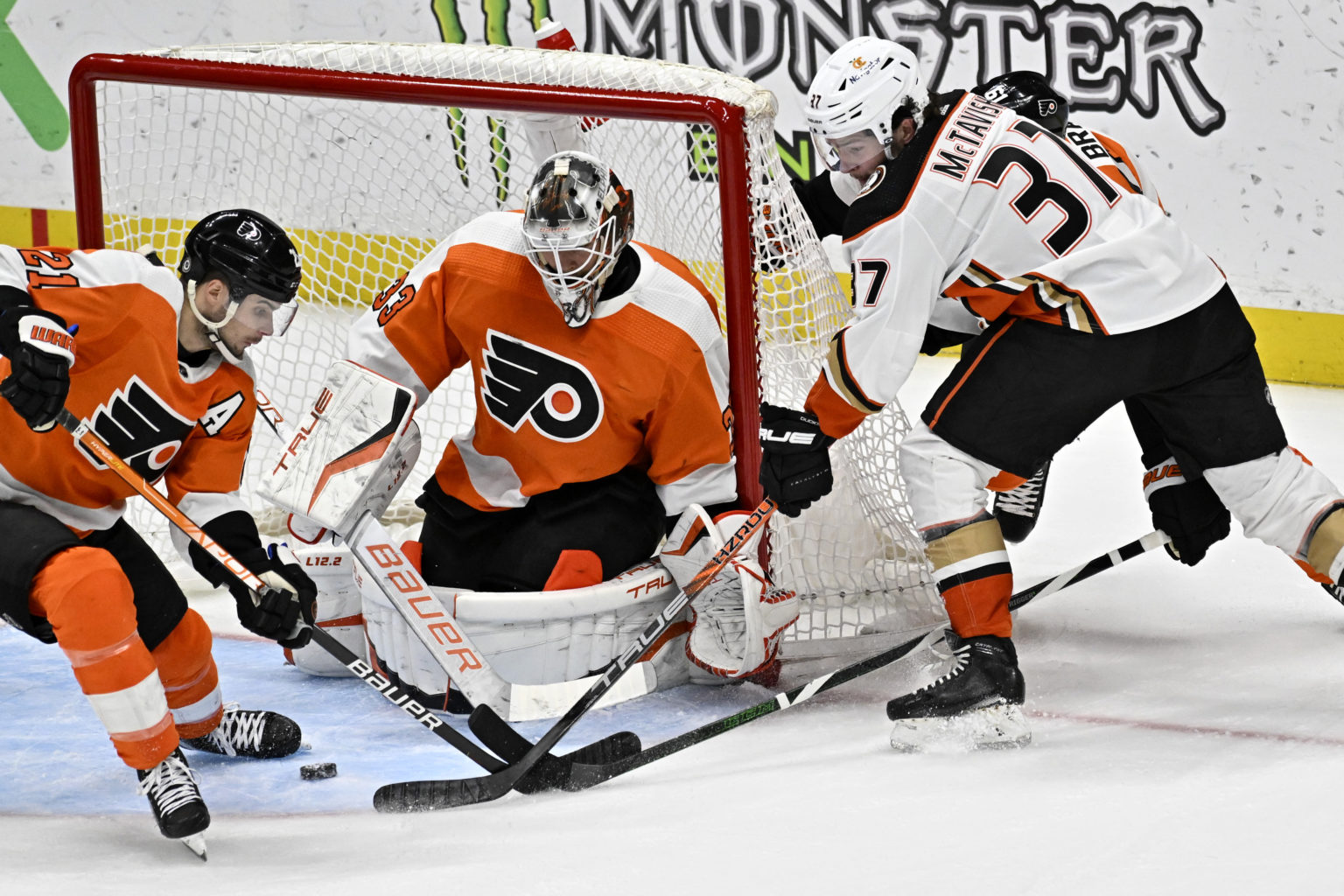 Flyers Dilemma: What to do with Sam Ersson and the Goalies?